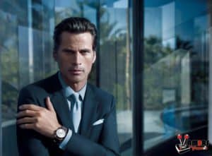 Vamers Venator: Mark Vanderloo, the one and only Commander Shepard