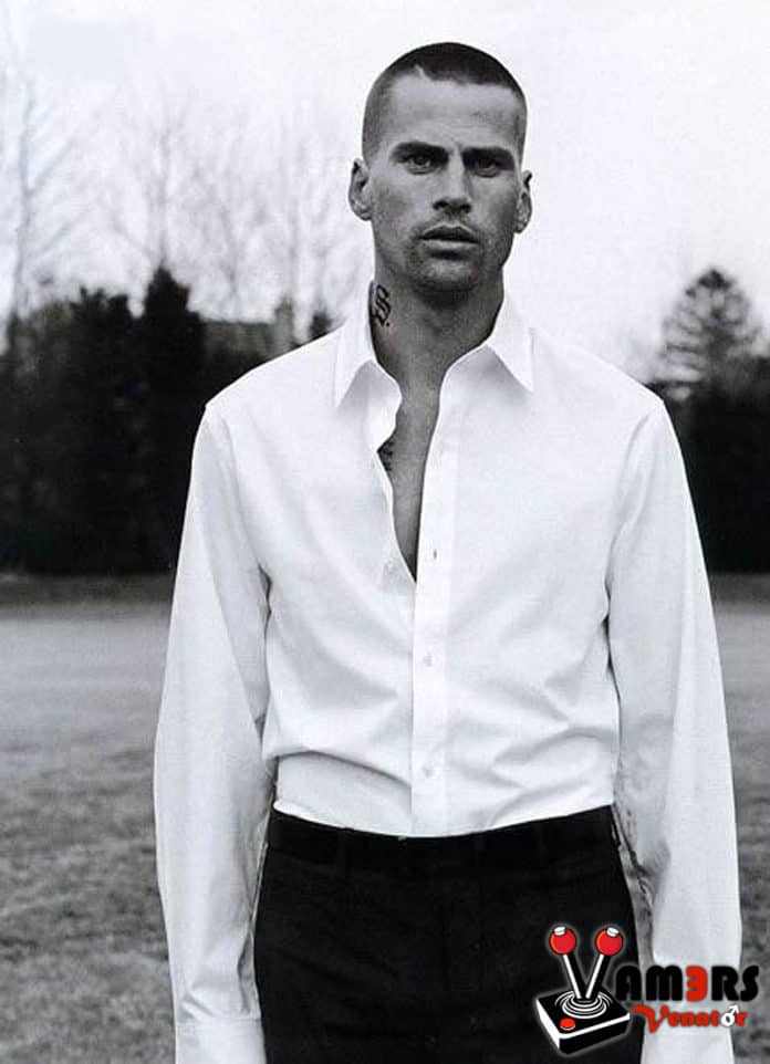 Vamers Venator: Mark Vanderloo, the one and only Commander Shepard