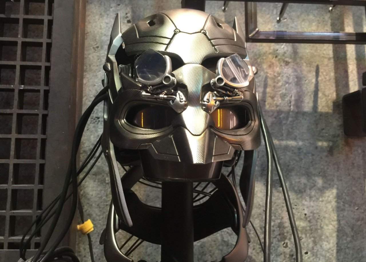 Bruce Wayne is a True Techie in Batman v Superman | Vamers